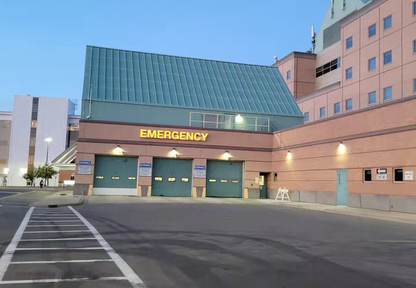 Edmonton Hospitals Wait Times (Hourly) - waitupdates.ca